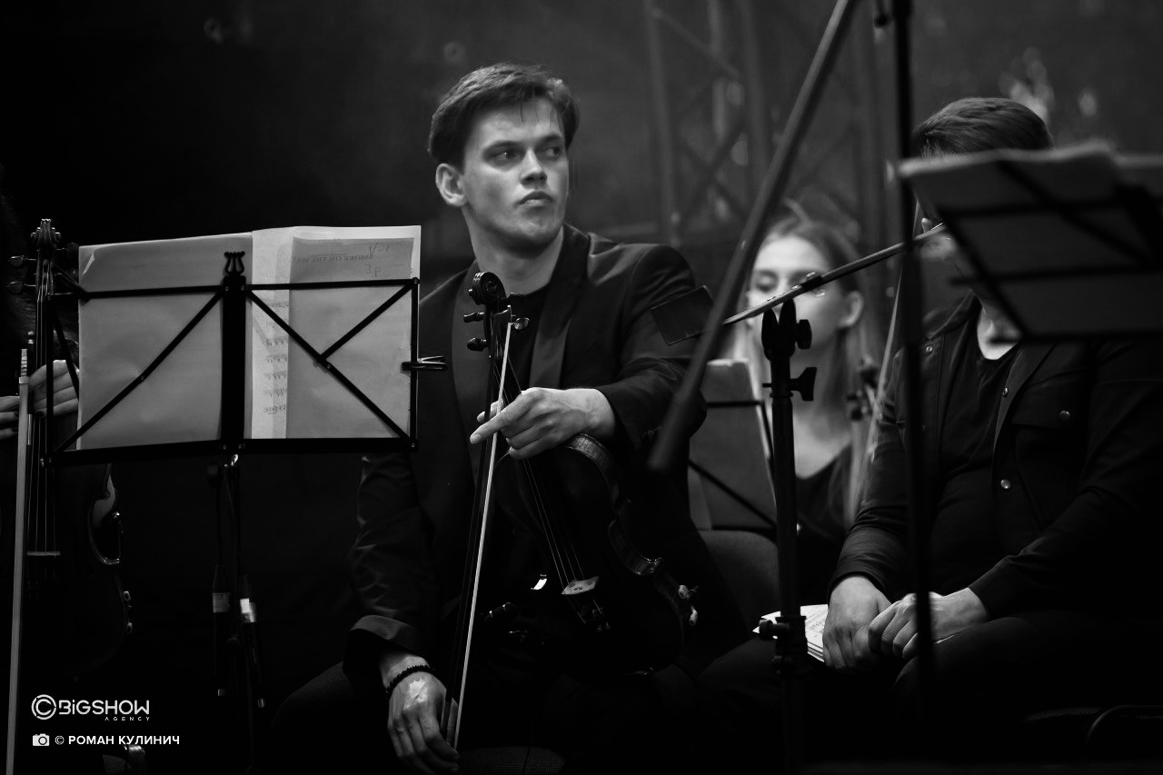 Репетитор Руслан Пащак - Музика, Гра на скрипці - BUKI